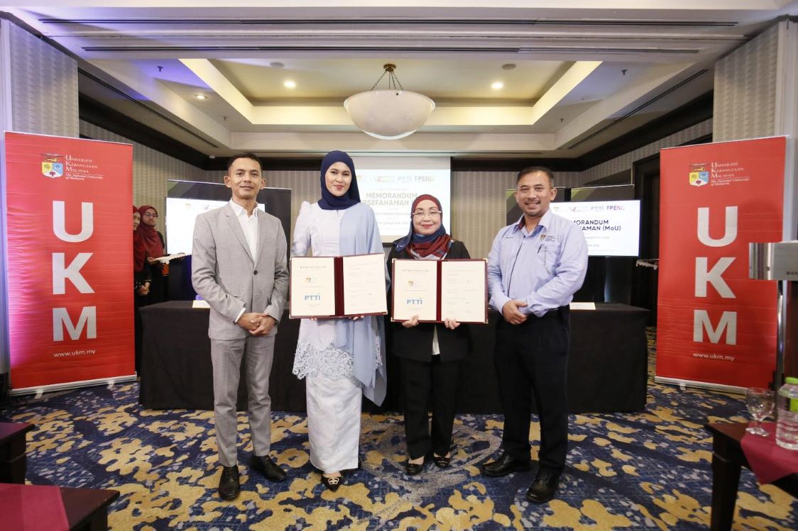 Fakulti Pendidikan UKM Bina Rangkaian Profesional dengan PTTI Group Sdn ...