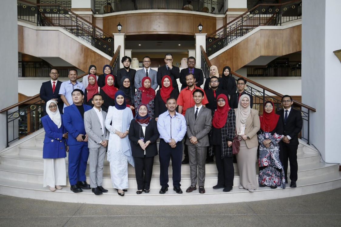 Fakulti Pendidikan UKM Bina Rangkaian Profesional dengan PTTI Group Sdn ...