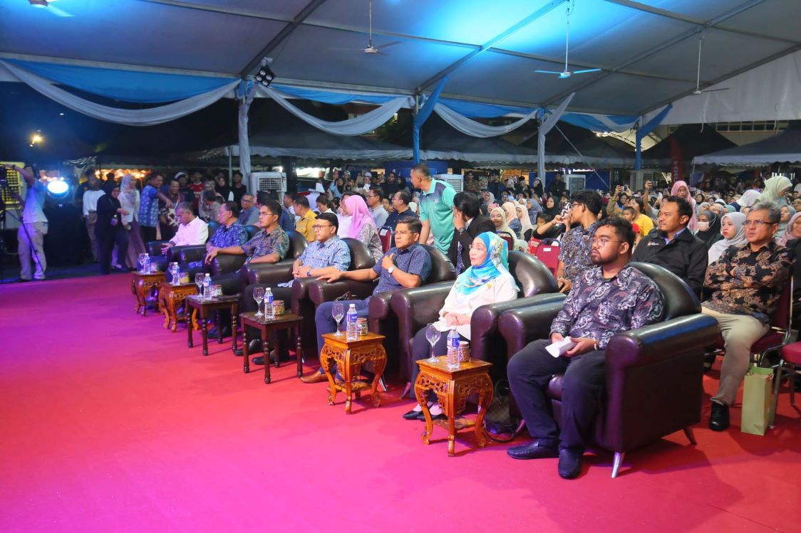 Karnival Konvokesyen UKM 2023 Anjuran Mahasiswa UKM Sepenuhnya - Berita UKM