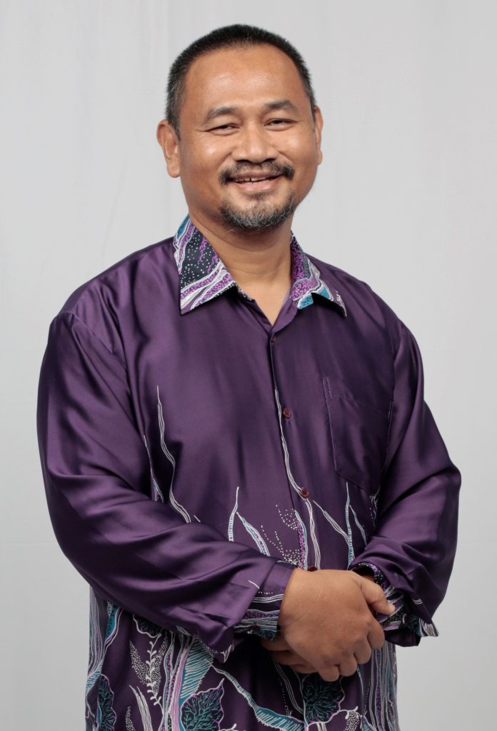 Nazri-2-696x1024.jpg