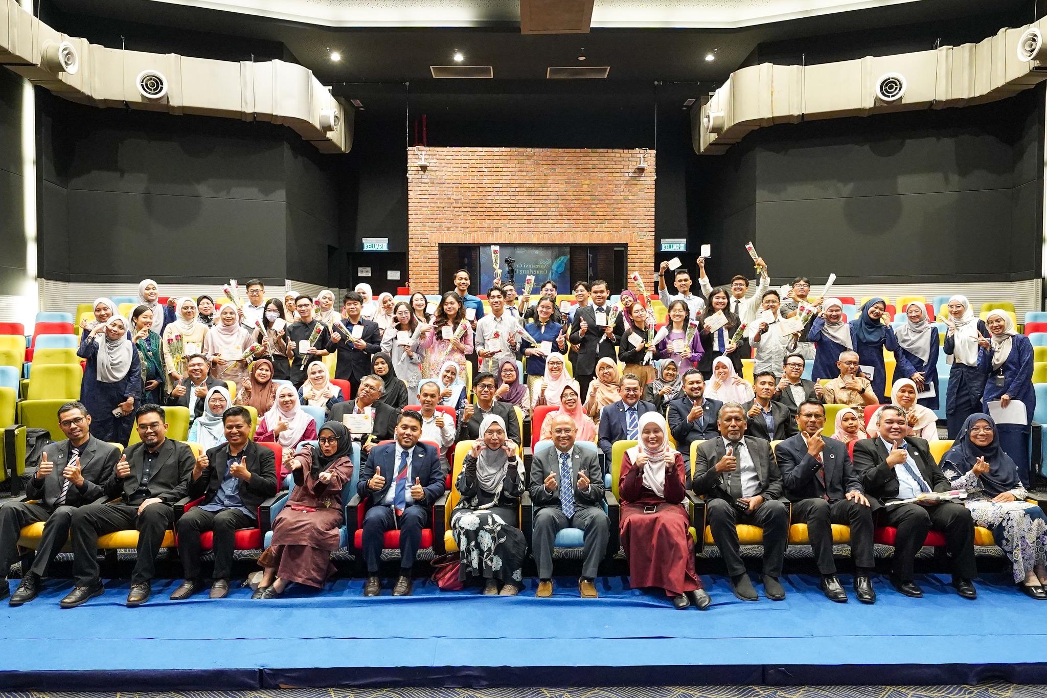 Majlis Apresiasi Graduan Cemerlang FKAB 2025 – Fakulti Kejuruteraan dan ...