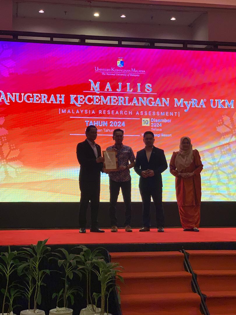 Majlis Anugerah Kecemerlangan MyRA UKM | Institute of Malaysian and ...