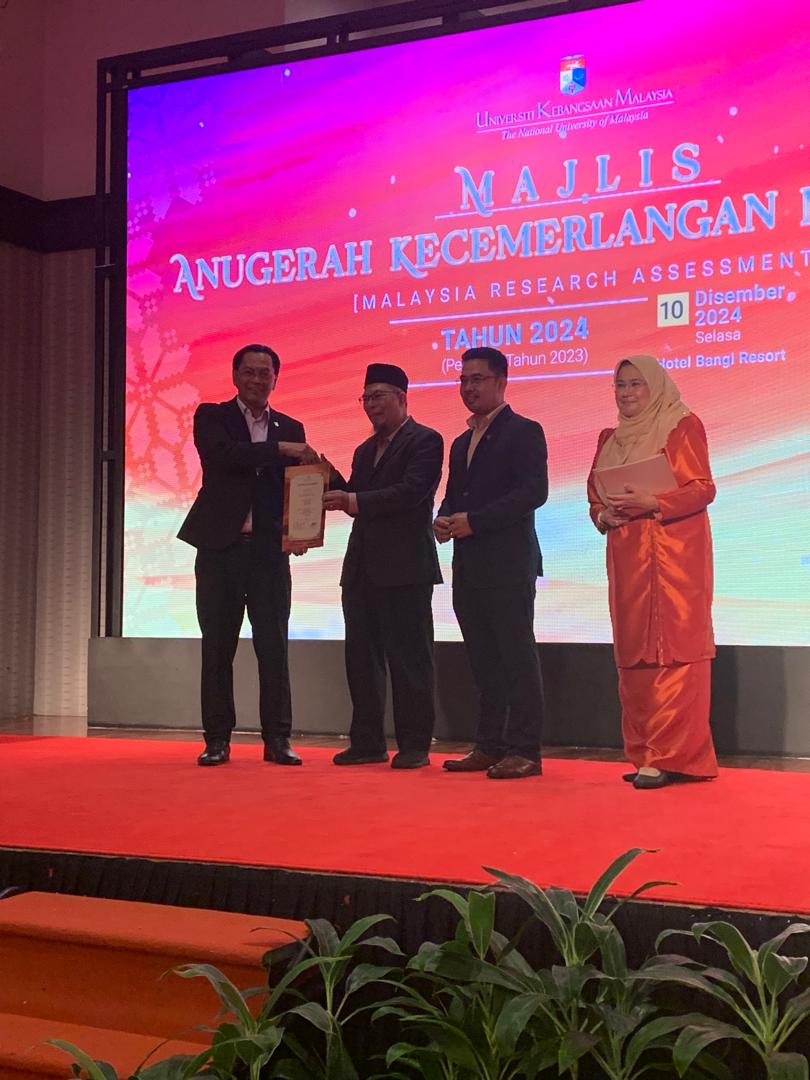 Majlis Anugerah Kecemerlangan MyRA UKM | Institute of Malaysian and ...
