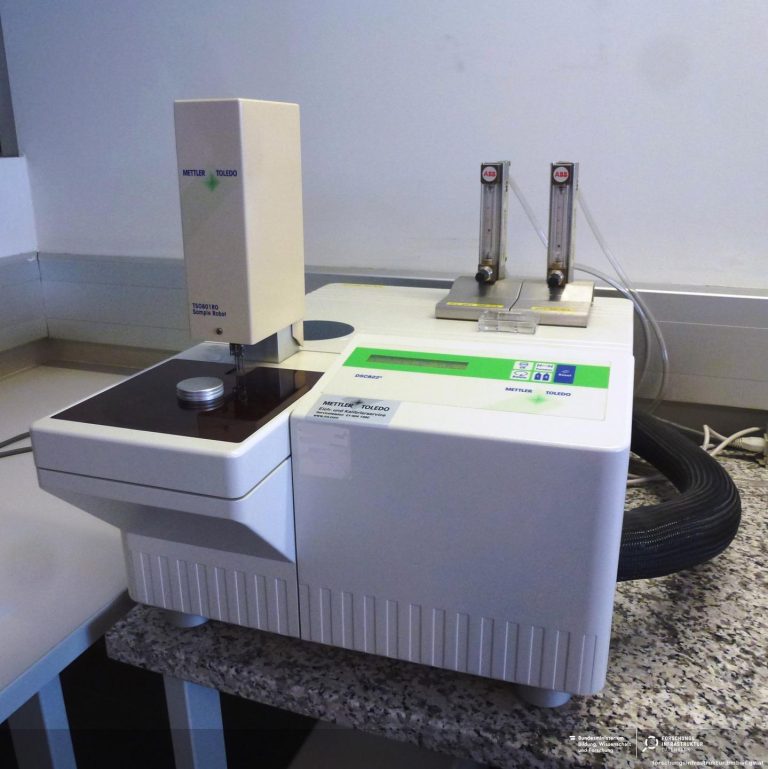 DIFFERENTIAL SCANNING CALORIMETRY (DSC) | BAHAGIAN PERKHIDMATAN ...
