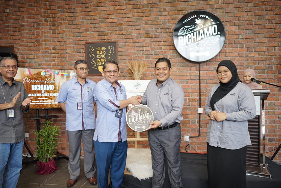 Pelancaran Kafe RICHIAMO Coffee, cawangan ke-126 yang bertempat di ...