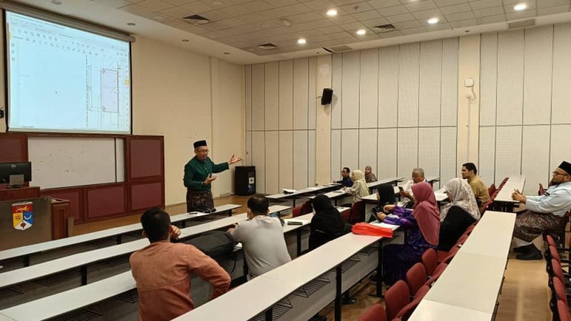 Membincangkan Perjalanan Pengurusan Peperiksaan di Dewan Tun Abdullah ...