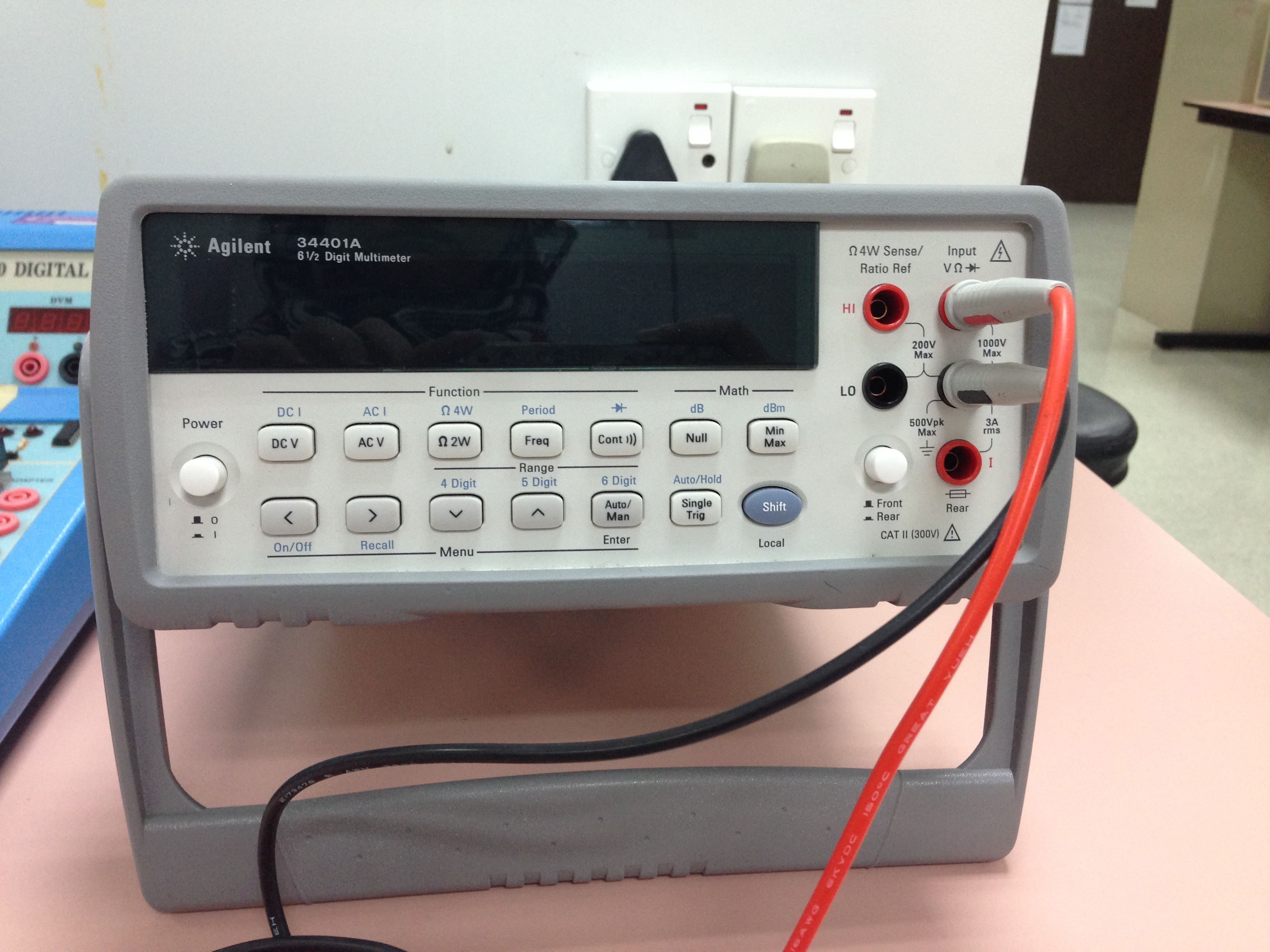 Year 1 Laboratory | Department of Electrical, Electronic and Systems ...