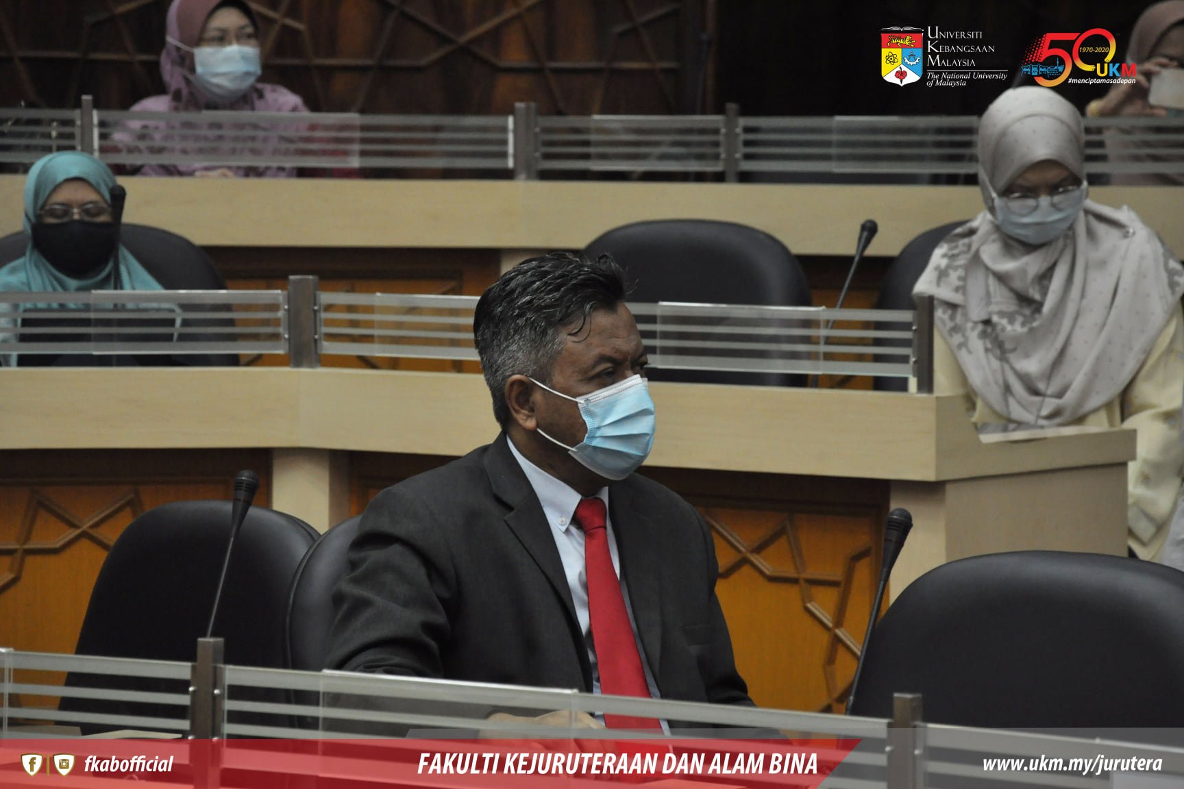 Signing Ceremony of MoA and Scholarship | Faculty of Engineering and ...