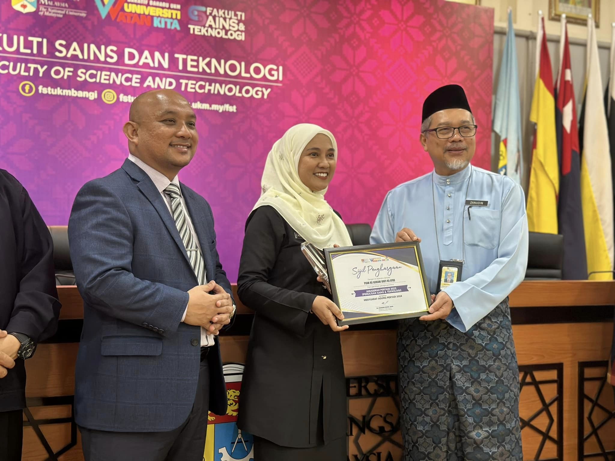 Tahniah Puan Ku Adriani binti Ku Ayob – KASES, LESTARI UKM