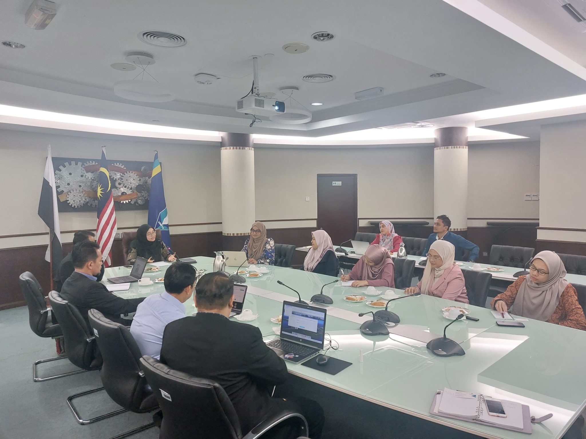 UKM Strategy Center Benchmarking Visit to Universiti Malaysia Pahang Al ...