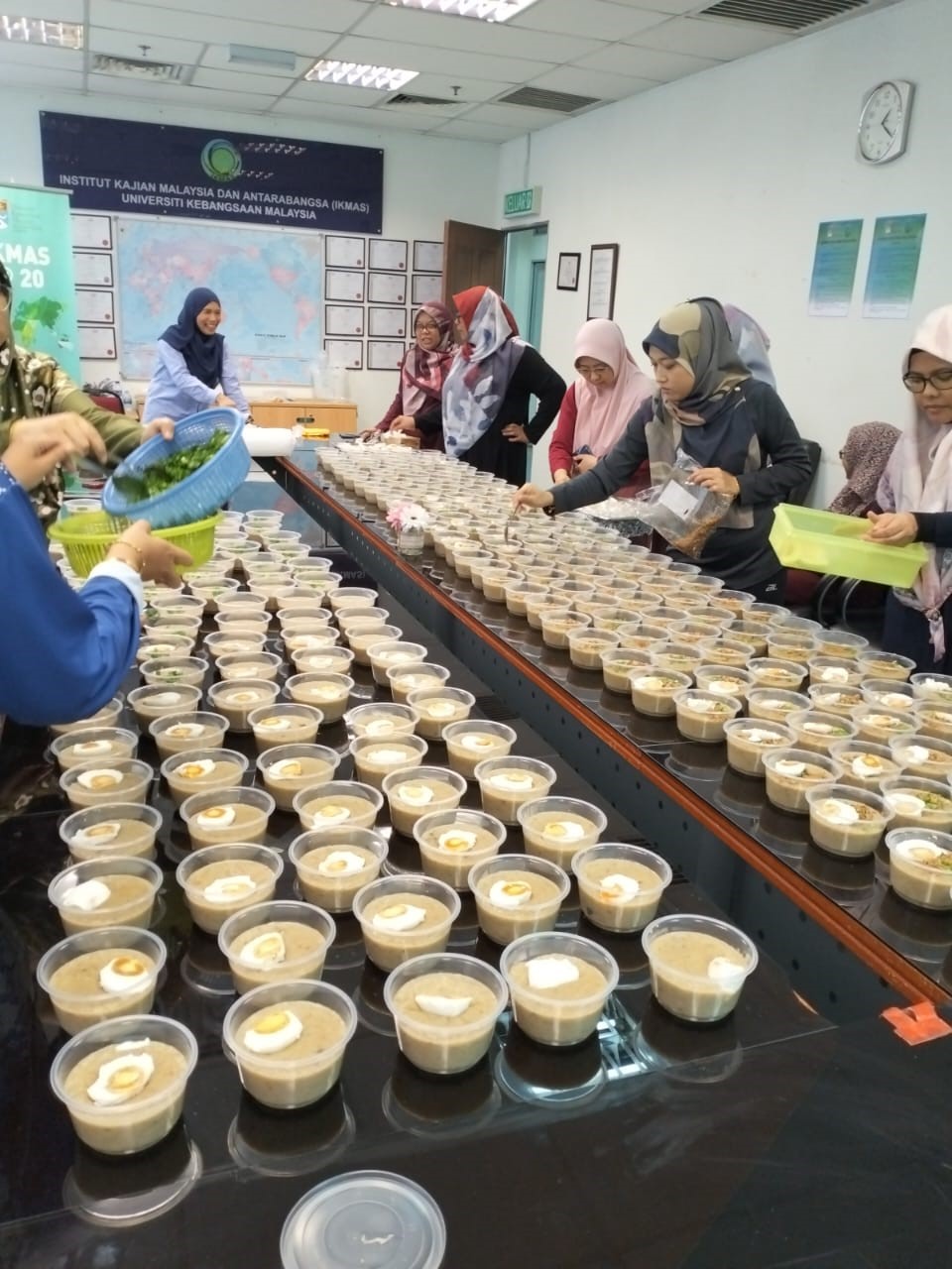 Program Gotong-royong Memasak Bubur Lambuk KUALITI-UKM, ROSH-UKM, IKMAS ...