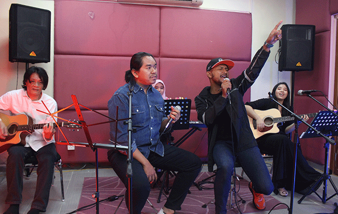 Kumpulan Genius Remaja Pertama Kali Adakan Konsert Maya Secara Langsung ...