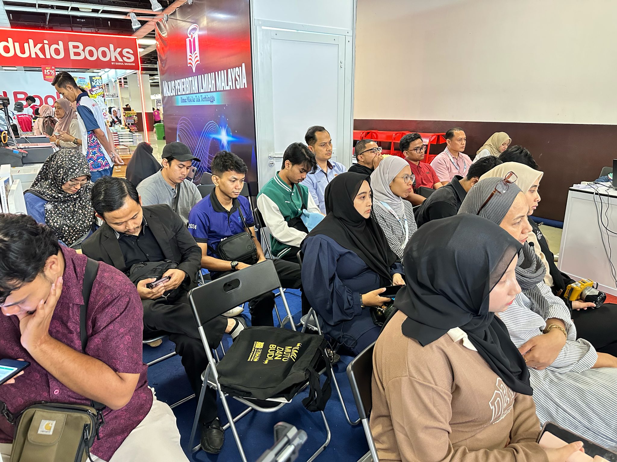 Bicara Buku – Penerbit UKM