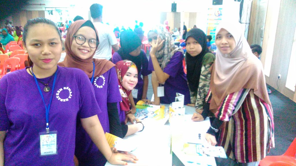 Remaja PPR Kg. Muhibbah serbu tapak pameran PERKASA@remaja di Kompleks ...