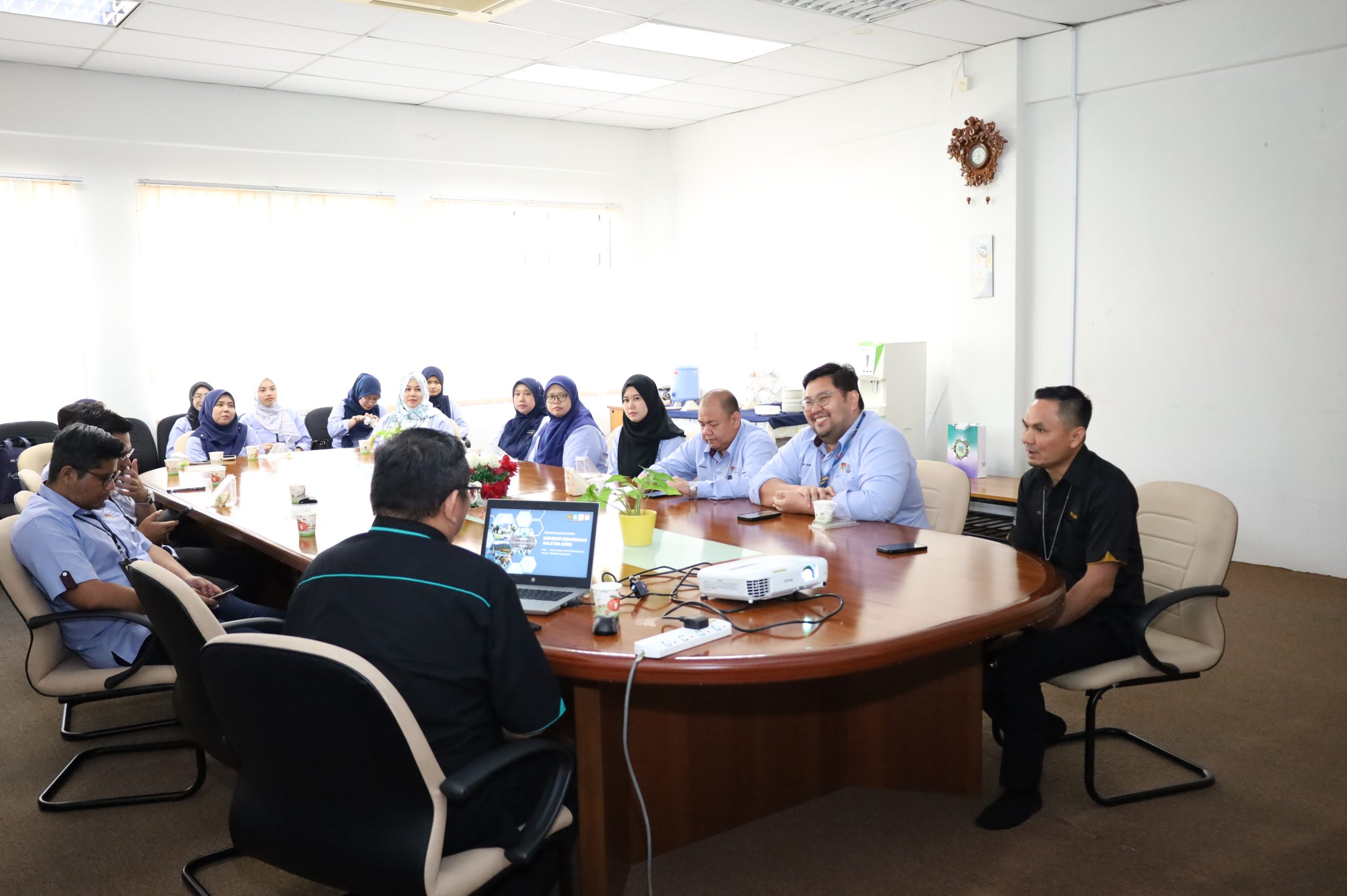 LAWATAN PENANDA ARAS PUSAT PERUMAHAN PELAJAR KE UNIVERSITI ISLAM ...