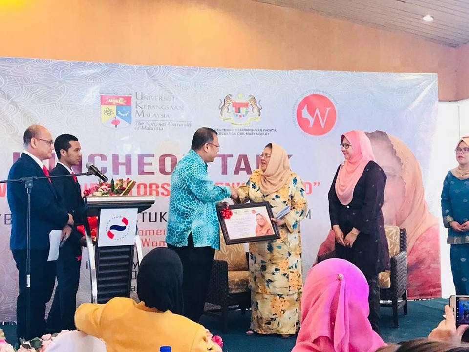 Luncheon Talk Penyandang Kursi Kepimpinan Wanita, Y.Bhg. Tan Sri Datuk ...