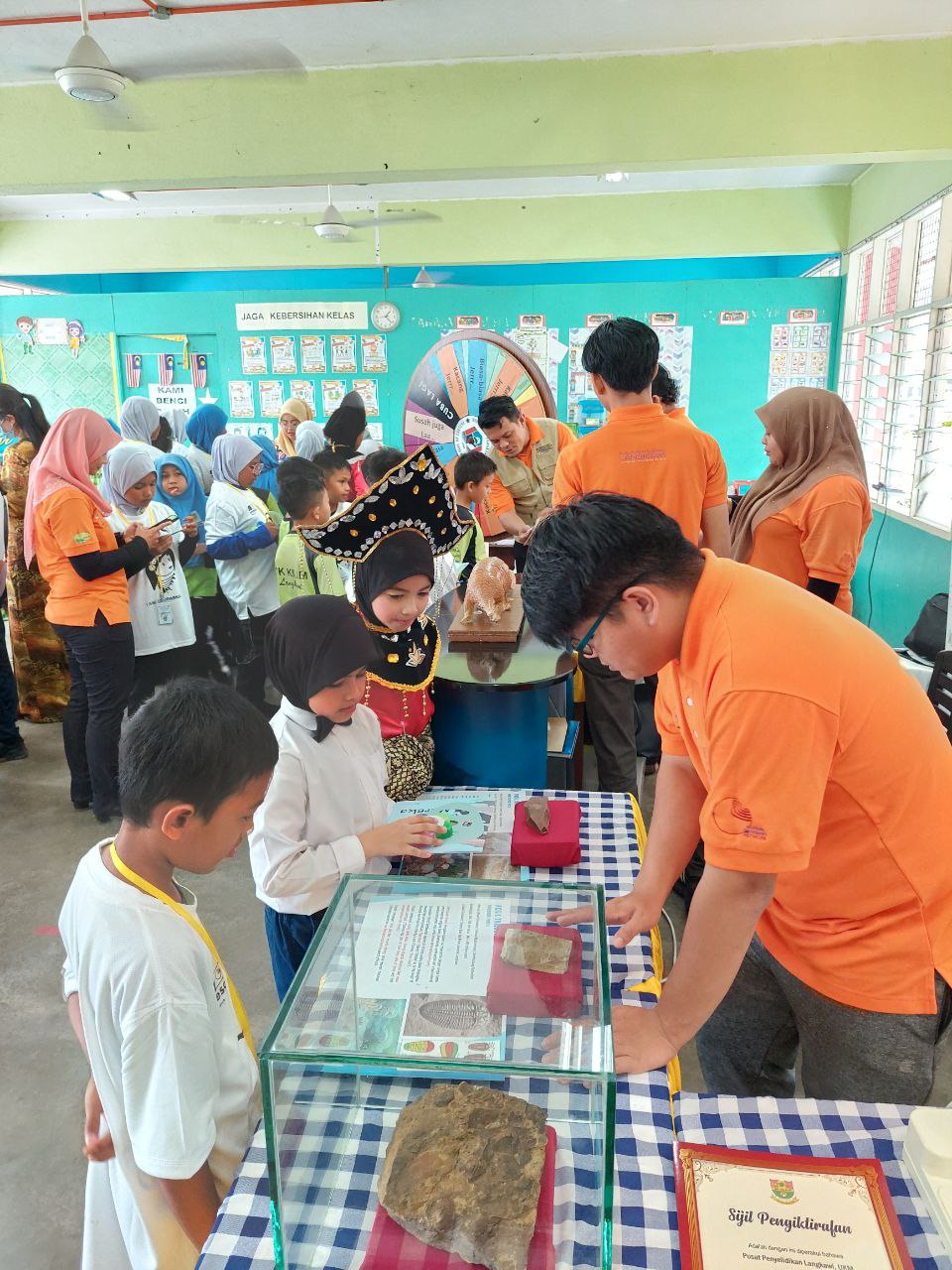 Program Hari GeoDiversiti Antarabangsa & Rancangan Integrasi Murid ...