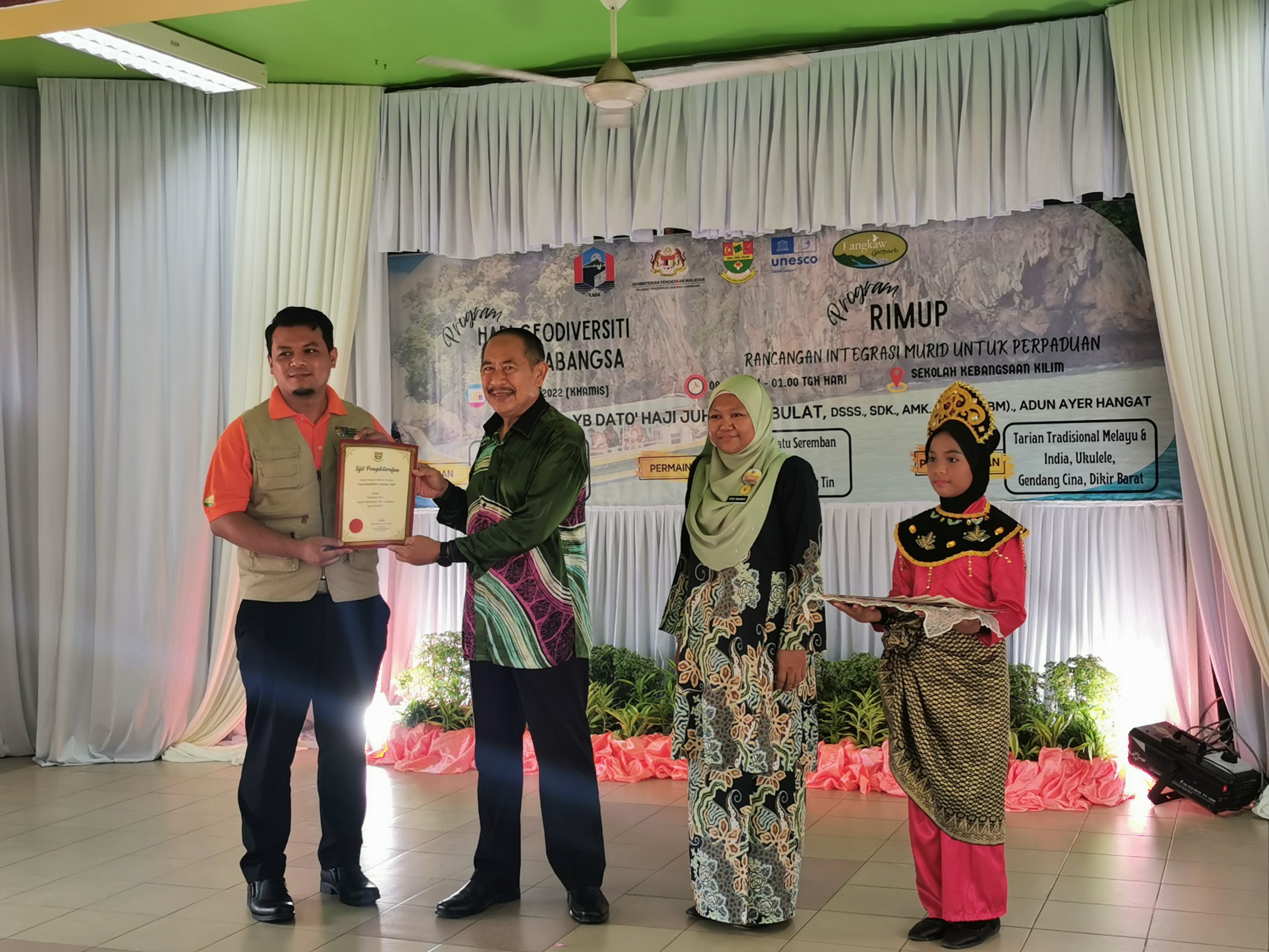Program Hari GeoDiversiti Antarabangsa & Rancangan Integrasi Murid ...