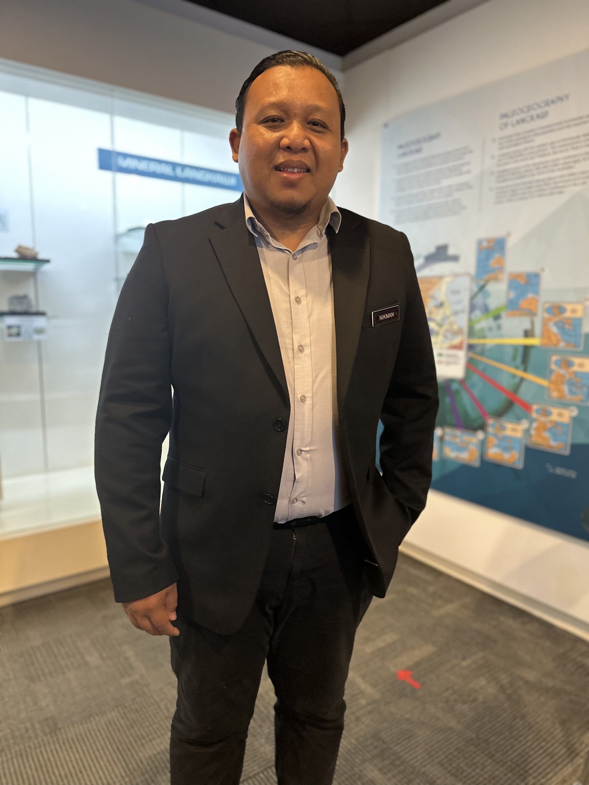 DIREKTORI – Pusat Penyelidikan Langkawi