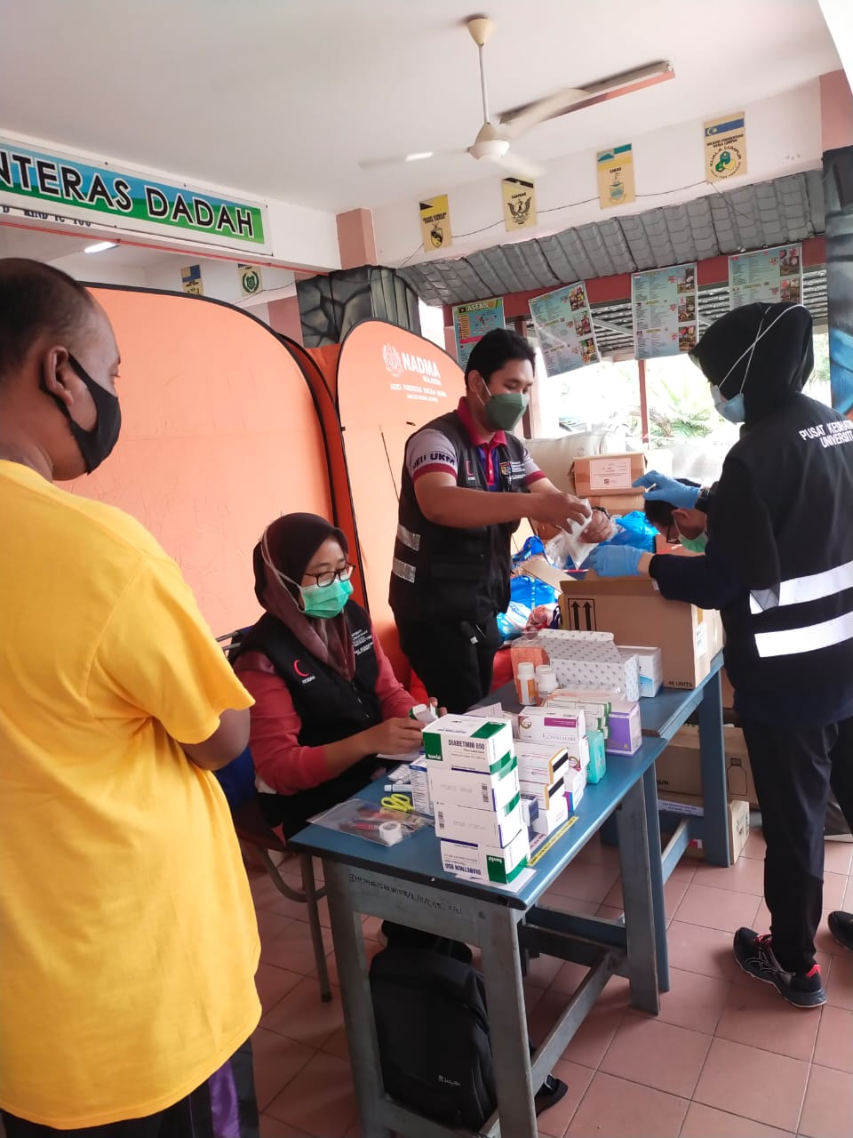 MISI BANTUAN BANJIR PUSAT KESIHATAN UKM KE PPS SEPANG PADA 22 DIS 2021 ...