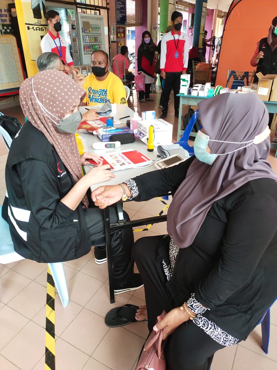 MISI BANTUAN BANJIR PUSAT KESIHATAN UKM KE PPS SEPANG PADA 22 DIS 2021 ...