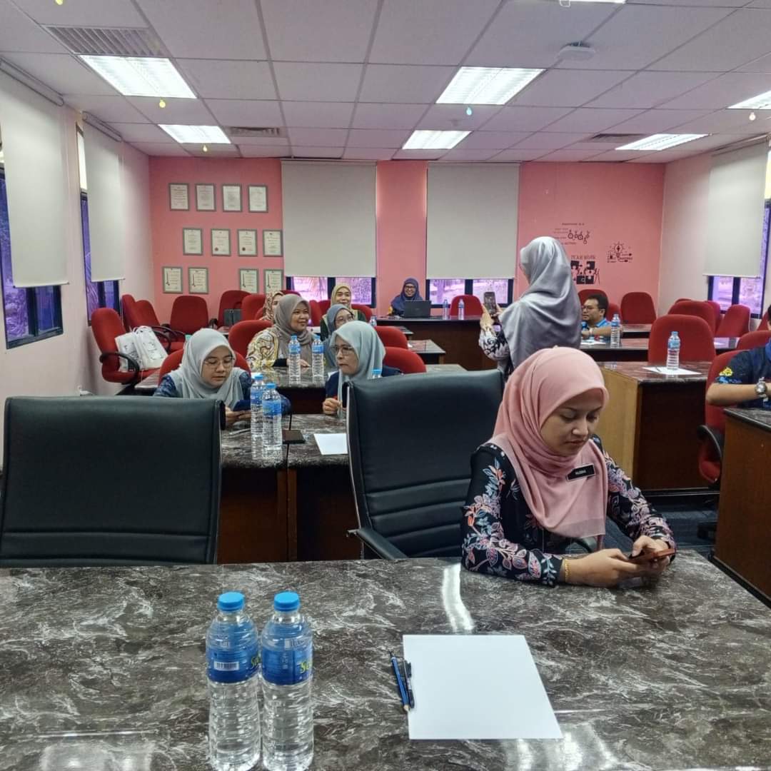 KURSUS PENGURUSAN FAIL DAN REKOD PERINGKAT PKU | Pusat Kesihatan Universiti