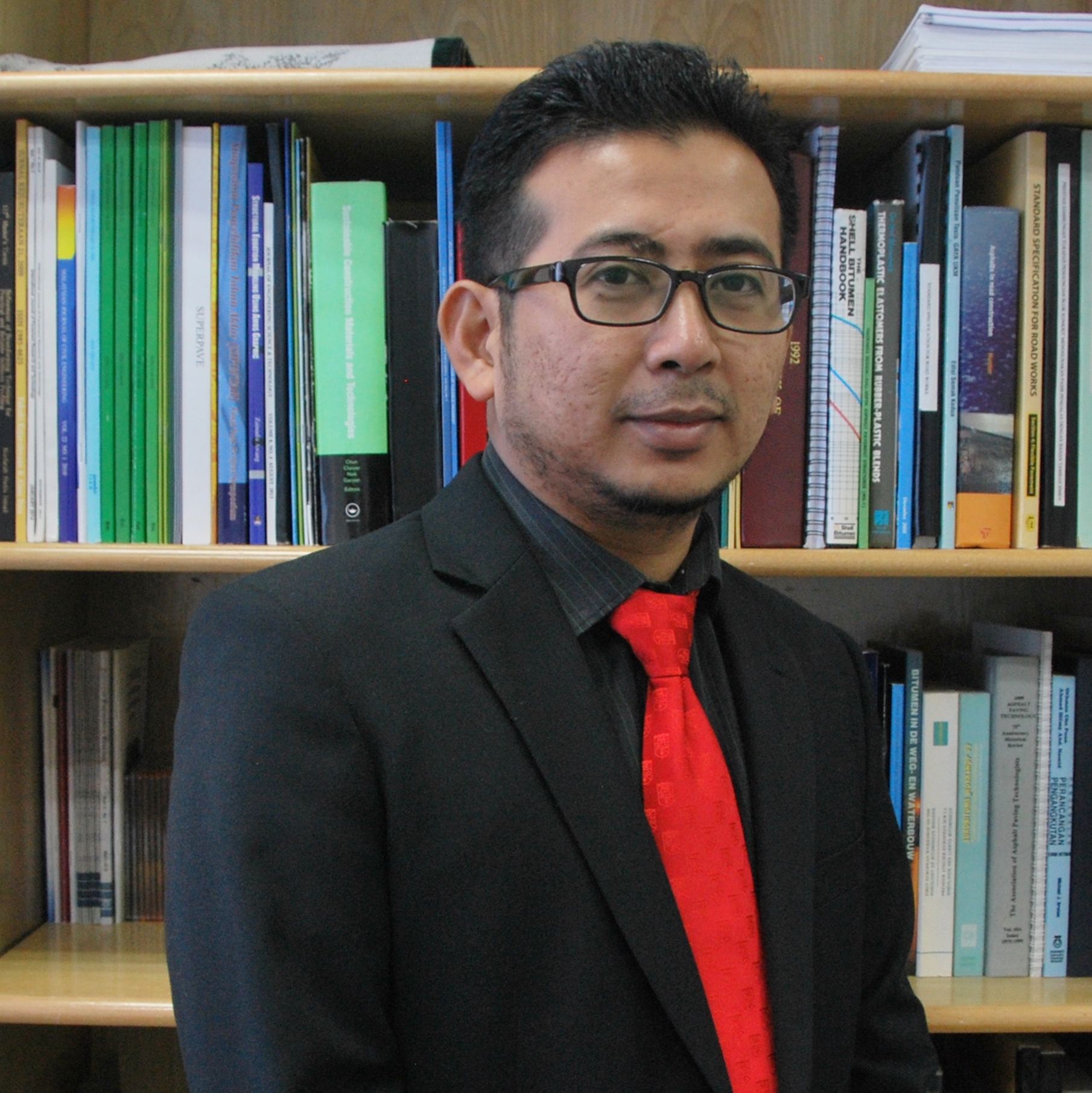 Associate Professor – Pusat Penyelidikan Bandar Pintar dan Mampan