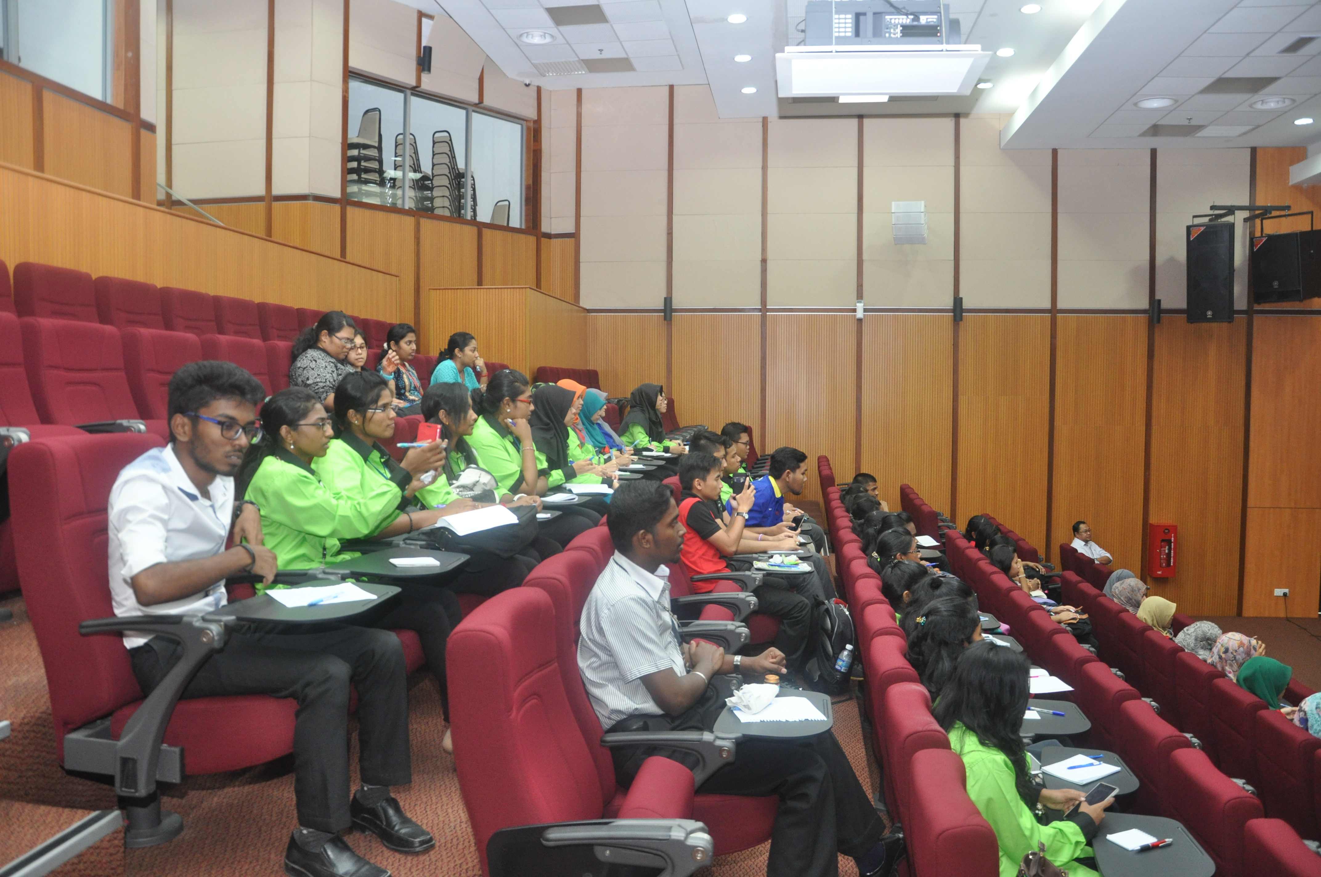 Visiting study by Nilai Polytechnic | UKM Medical Molecular Biology ...