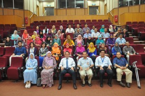 Prof-Roslan17-300x199.jpg